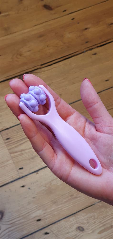 Beauty Cheek Roller Facial Massager Body4real