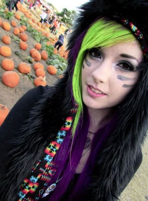 Leda Muir Leda Monsterbunny Makika69