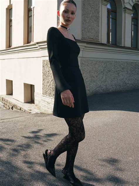 Платье мини с вырезом каре и юбкой А-силуэта :: LICHI - Online fashion ...
