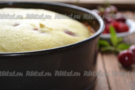 Песочный пирог с творогом и вишней 12 фото в рецепте