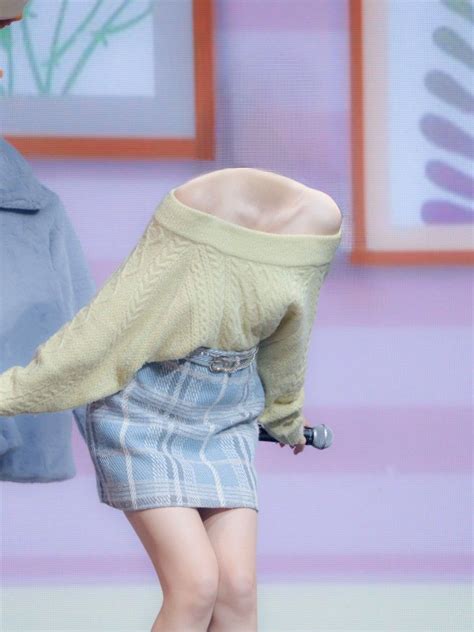 Headless Girl By Simyung On Deviantart