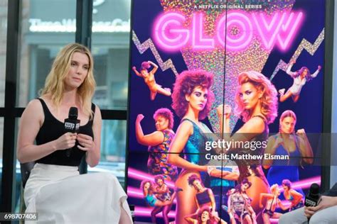 Netflix Series Glow Photos And Premium High Res Pictures Getty Images
