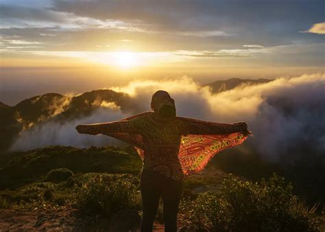 10 Gunung untuk Pemula yang di Indonesia