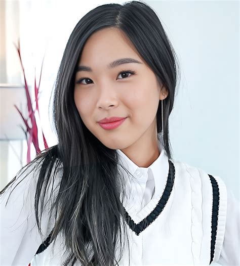 Elle Lee (American Actress) Age, Videos, Movies, Wikipedia, Biography, Weight, Height, Husband ...