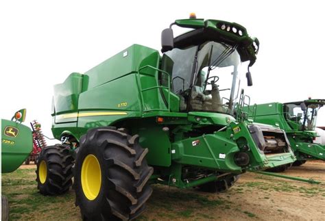 Pair Of John Deere S Combines Sold Today On Arkansas Auction Agweb