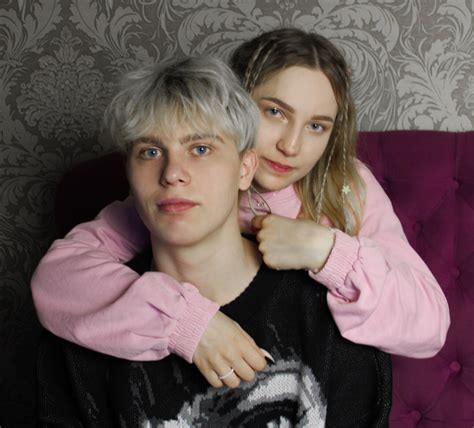 Emily And Ilumi Cam Model Profile Stripchat