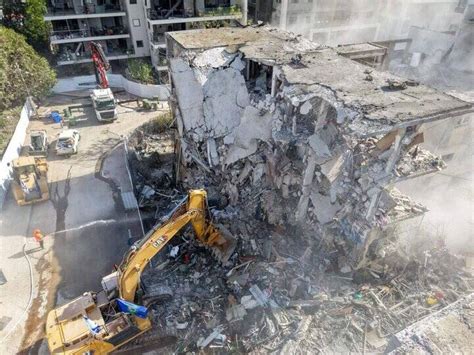 آغاز تخریب ساختمان‌های رامات گان که توسط موشک‌های سپاه آسیب دیدند