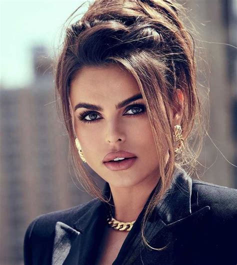 Discovering Issa Rose: A Complete Guide to Her Biography, Age, Height, Figure, and Net Worth ...