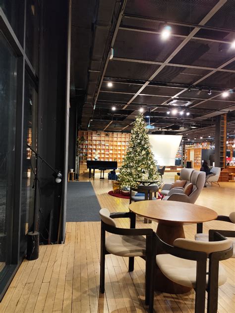 책과 함께 하룻밤 지지향