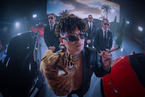 អបអរសាទកំពូលតារាចម្រៀងឧកញ៉ា ខេមរៈ សិរីមន្តទទួលបានពានលំដាប់ថ្នាក់ពិភពលោកពី International