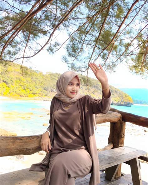 Pin By Maulana Sail On Tempat Untuk Dikunjungi Girl Hijab Hijab Chic