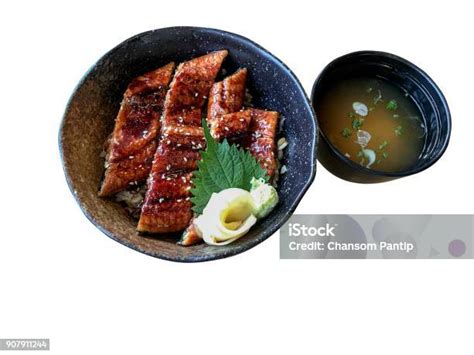 일본 요리 장 돈 포함 하는 경로 클리핑 흰색 배경에 고립 된 장 스프와 함께 민물 장 어 구이의 등심을 얹은 쌀 찐 0명에 대한 스톡 사진 및 기타 이미지 Istock