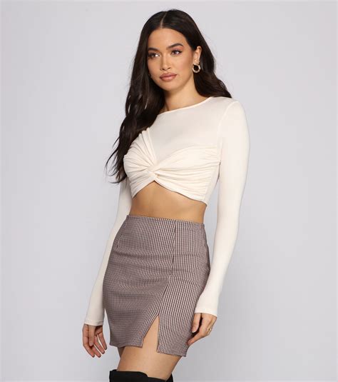 Trendy Twist Front Crop Top And Windsor