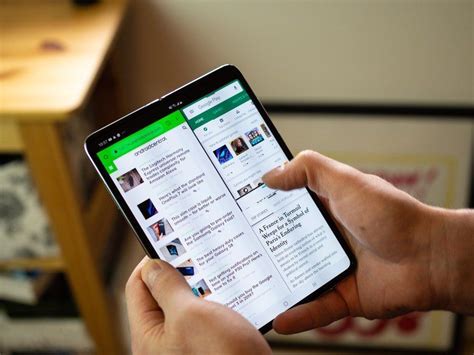 how to multitask using two or more apps on the galaxy fold android