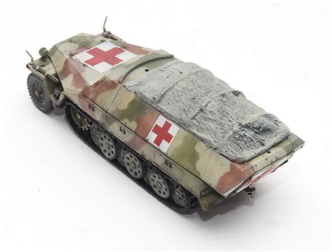 172 Hasegawa Sdkfz 2518 Ausfd Ambulance Ready For Inspection
