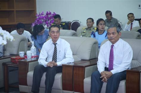 គណៈប្រតិភូខេត្តកណ្ដាលអញ្ជើញសួរសុខទុក្ខ និងជូនពរឆ្នាំថ្មីជូនថ្នាក់ដឹកនាំខេត្តប៊ិញងឿង ប្រទេសវៀតណាម