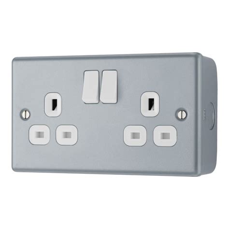 Metalclad 2 Gang 13a Switched Double Socket With Surface