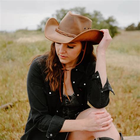 Style Tips Choosing The Right Cowboy Hat For Your Outfit Mom Does