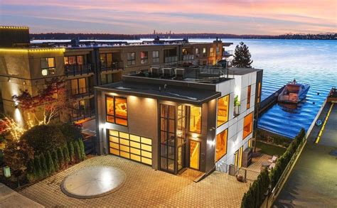 Lakefront Luxury Homes Balconies Luxury Lakefront Apartments With