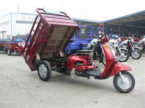 Трехколесный скутер Kinfan KF110ZH-B