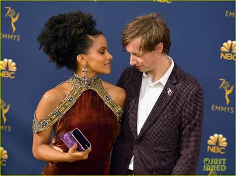 Zazie Beetz Height Weight Body Stats Age Family Facts