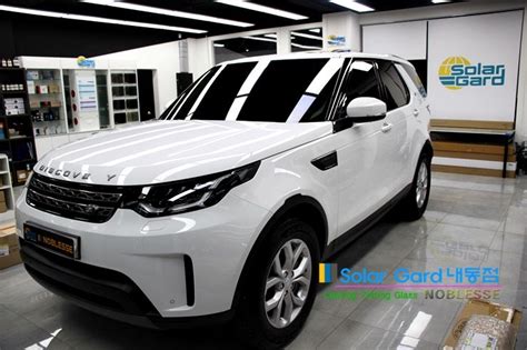 대전 수입차전동사이드스텝 전문점 퍼스트카에서 랜드로버 올뉴 디스커버리5 고급형 사이드발판 러닝보드 2열포지션 높이조절 디퍼런셜 고정대 에코파워캡 장착했습니다