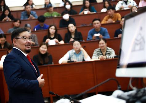 Номын баярт өргөнөөр оролцохыг УИХ ын дарга оюутнуудад уриалав ТАС МН