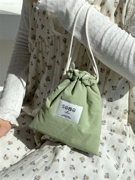 소모 Somo 본딩 스트링 파우치string Pouch 패딩 끈파우치 위시버킷