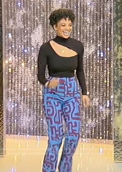 Wornontv Fariyal Abdullahis Blue Printed Pants On Tamron Hall Show