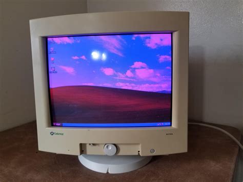 crt gateway ev700 doesn t display green desktop but menu displays green could it be a faulty