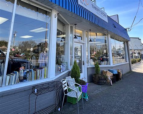 8 Massive Thrift Stores In Oregon Where 35 Goes A Seriously Long Way