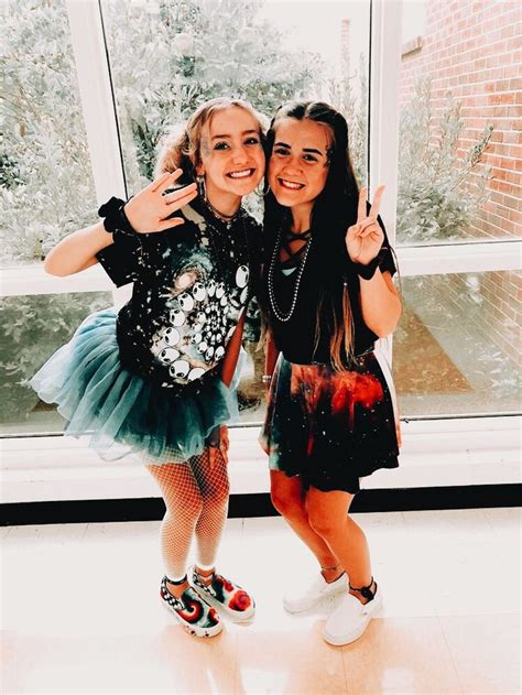 Pin By Mariah Mueller ☻ On C O S T U M E S Homecoming Week School