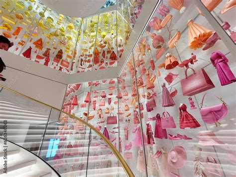 La Galerie Dior Reconstruction Of The Iconic Pieces Of The Dior House