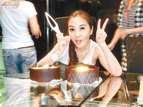 胡敏珊預祝生日甜到漏 東方日報