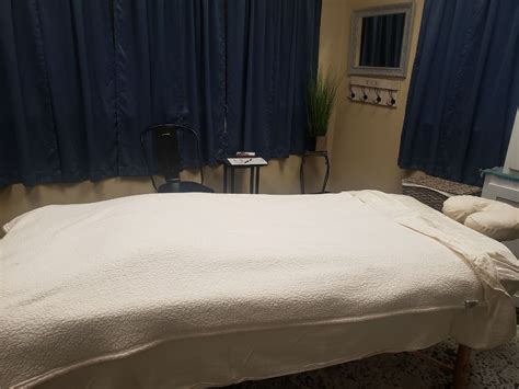 Emma Anderson LMT Deep Tissue Massage Neck Massage Sports Massage