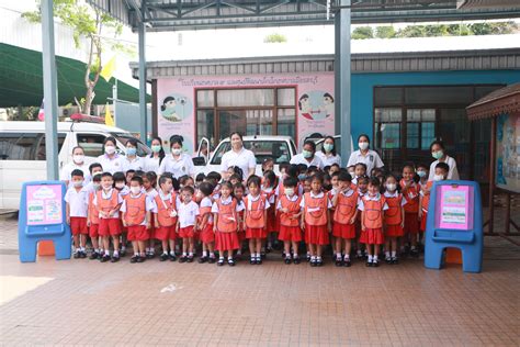 โรงเรียนเทศบาล 5 จัดกิจกรรม การสอนเด็กและสาธิตวิธีการเอาตัวรอดหากติดในรถ สำนักงานเทศบาลเมืองลพบุรี