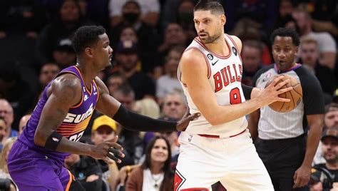 Devin Booker scores 51 points in 3 quarters, Suns rout Bulls | FOX 32 Chicago