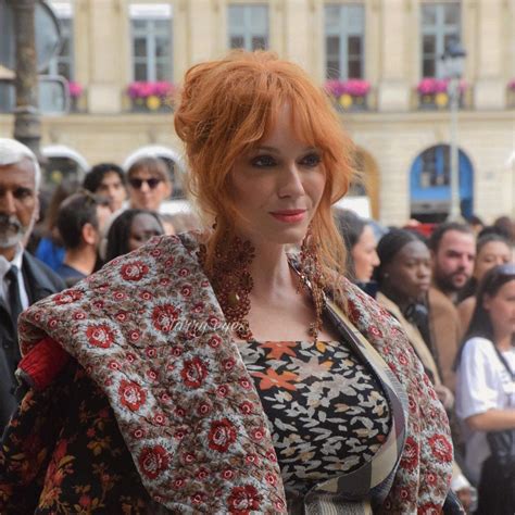 Christina Hendricks As Beth Boland Good Girls S04e05 Bra Scenes 1080p