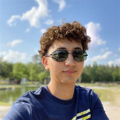 Antonio 1012主播：免费直播性爱表演和聊天 Stripchat