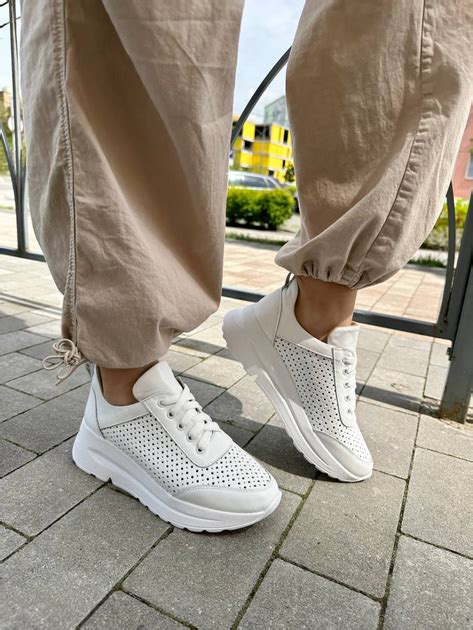 Кросівки жіночі шкіряні білі з перфорацією 6704 37 від продавця Yc Shop в інтернет магазині