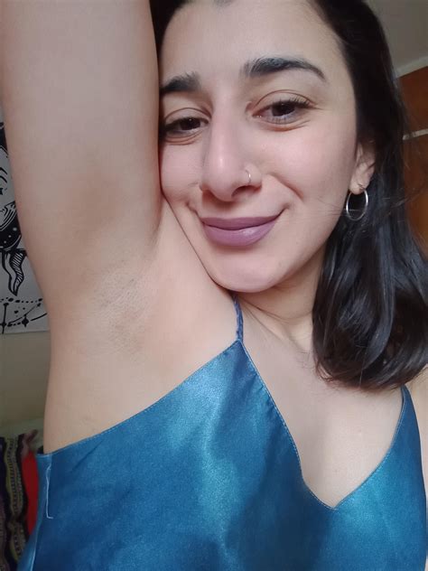 How would you like me to play with my armpits? : r/armpitfetish