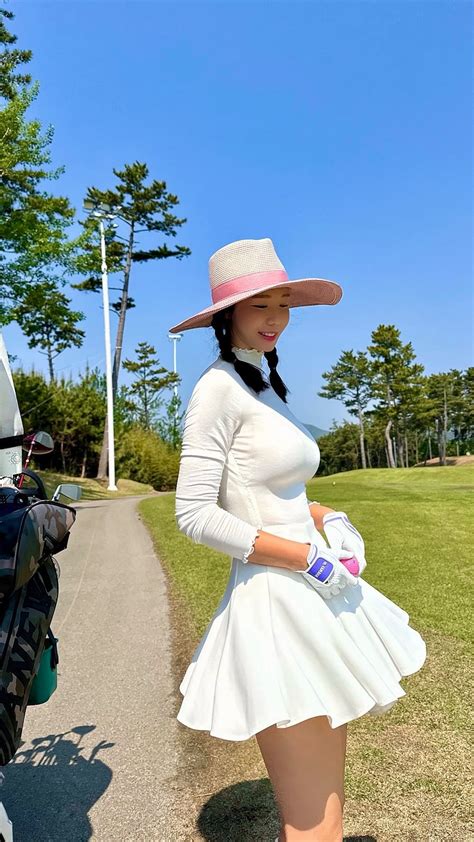 김미주 오늘 부산 은 봄날씨 였어요 ☺️ 💜 Lesonnet 입고 골프장 총총 👣 Lesonnet 골린이 명랑골프 라운딩 골프웨어 필드룩 봄