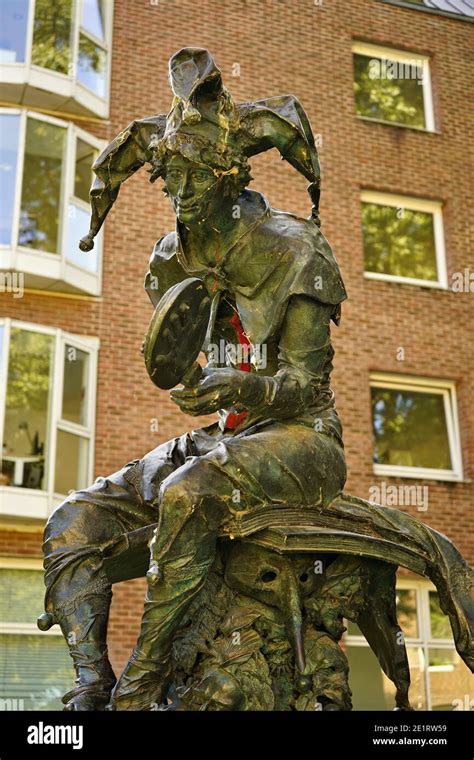 Deutsche Fiktive Figur Fotos Und Bildmaterial In Hoher Auflösung Alamy