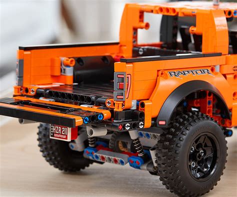 Игрален комплект конструктор ЛЕГО Technic 42126 - Ford® F-150 Raptor ...
