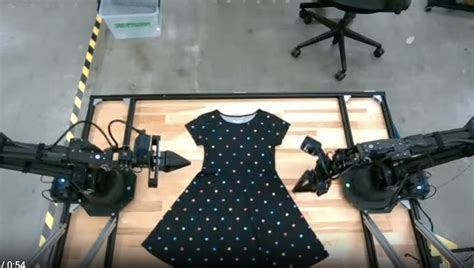 Generative Value Learning Vision Language Models Are In Context Value