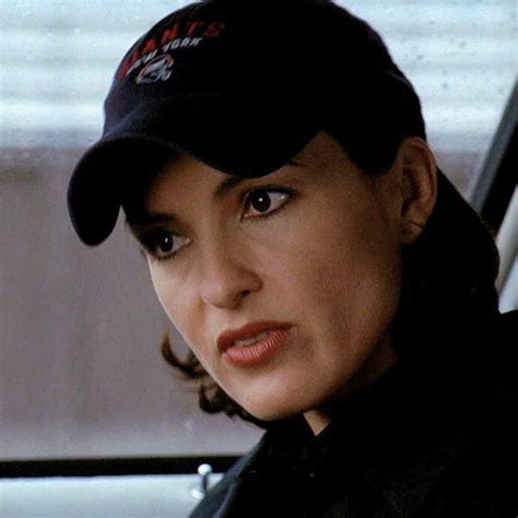 Law And Order Svu Promo Law And Order Olivia Benson Short Hair Cuts