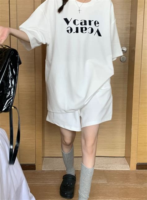 상하의 셋업 캐쥬얼한 위 아래 반팔 반바지 세트 여성 여름 시원한 스포츠 캐주얼룩 스포티룩 편한 옷 잠옷 일상복 마실룩 집앞 실내복 실외복