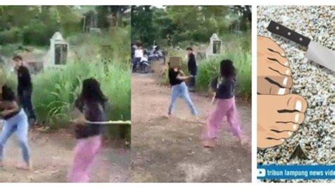 Viral Video 2 Gadis Duel Pakai Celurit Nasibnya Usai Saling Tebas Begini Kata Polisi Tribun