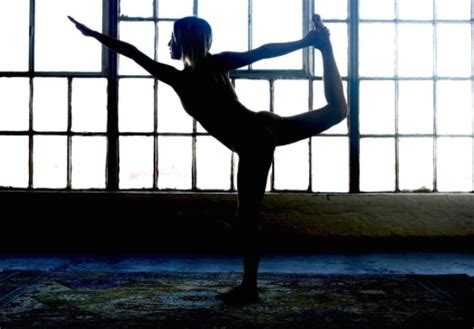 This New Topless Yoga Class Frees Your Mind And Your Boobs Womens Health