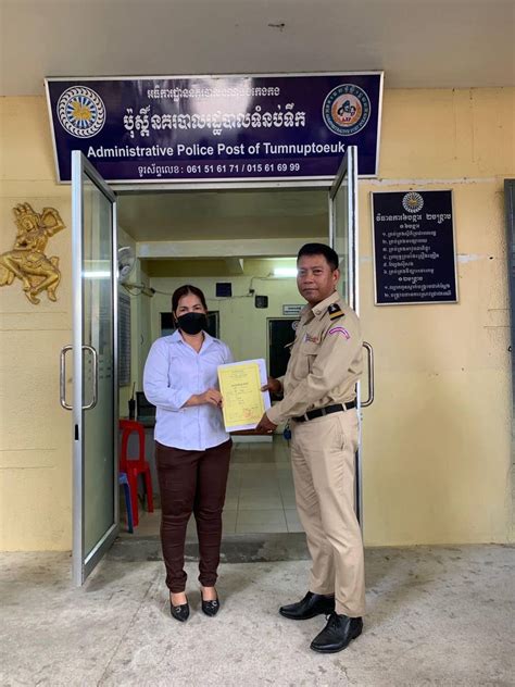 មន្ត្រី ជំនាញ ផ្នែក អត្តសញ្ញាណ កម្មប៉ុស្តិ៍ ទាំង ៧ ក្នុង ខណ្ឌ បឹង កេងកង ចុះ បំពេញបែបបទ ថត និង